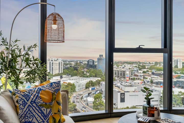 Resort Style Southbank Living With Pool And Gym - Melbourne