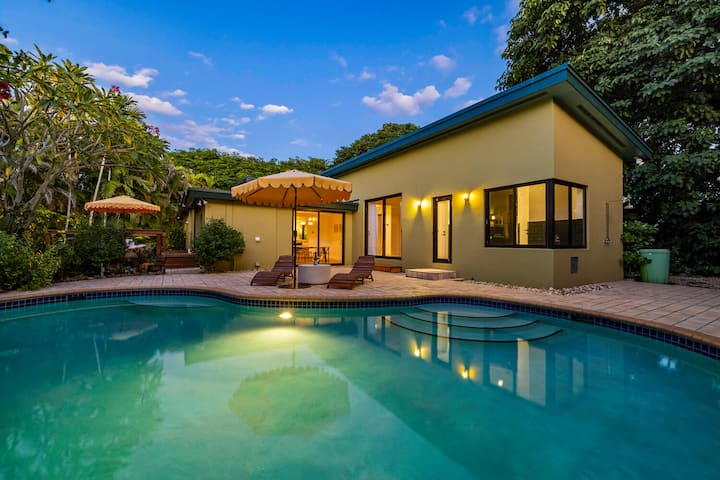 Dade Gem - Tropical Designer Pool House - South Miami, FL