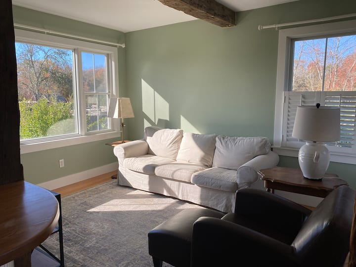 Cozy Stay At A Donkey Sanctuary - Little Compton