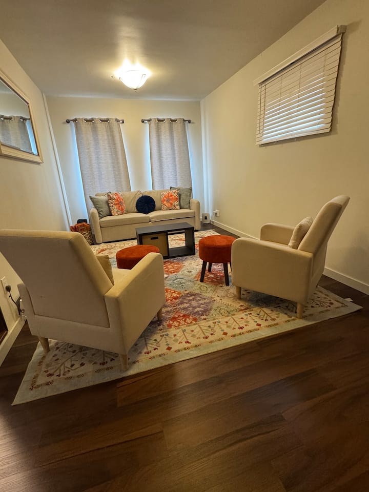 Charming 2br Home W/ Backyard + Fast Wifi Sleeps6 - Albuquerque, NM