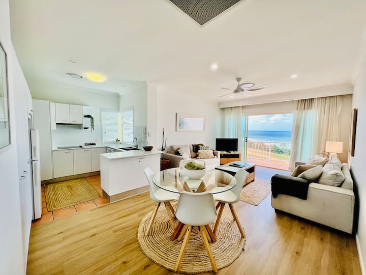 Apartment In Alexandra Headlands - Mooloolaba