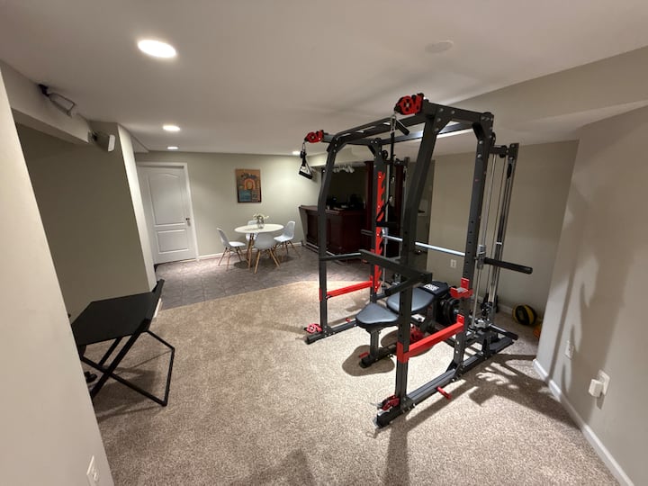 Reston Hideaway – Comfortable Basement Suite - Reston, VA