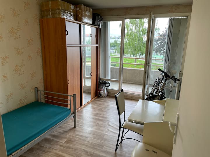 Bjr
1 Chambre
Cuisine
S De Bain
Linge
Wc
Balc
Park - Créteil