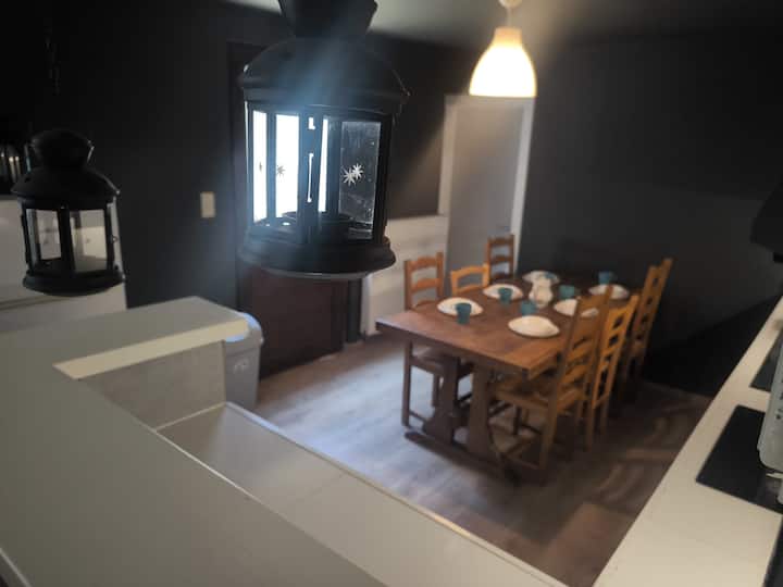 Maison 2 Chambres 8 Personnes à 2 Min Du Centre - Charleroi