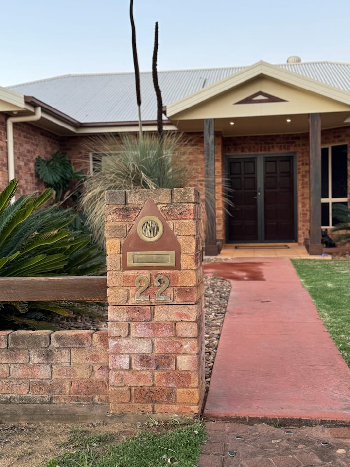 Style And Comfort. 5 Star Stunning Home! - 德寳市