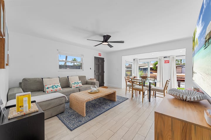 Waterfront Oasis W/ Hot Tub | Near Beach & Casino - Dania Beach, FL