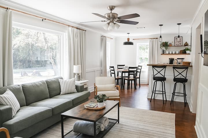 Theater Room - 2b/2ba - Wi-fi - Coffee Bar - Bunks - Thomasville, GA