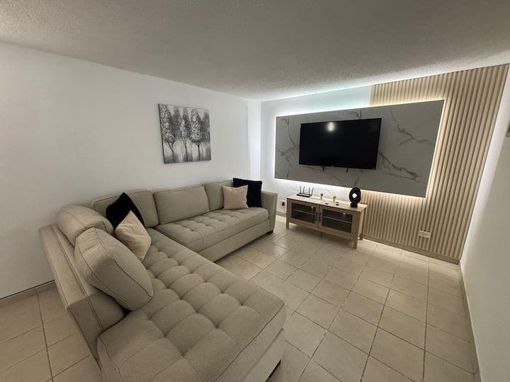 Aurea Guest House 1 - Levittown