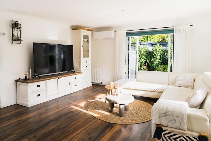 Boshuisje De Kastanje In Putten Met Privé Hottub - Netherlands