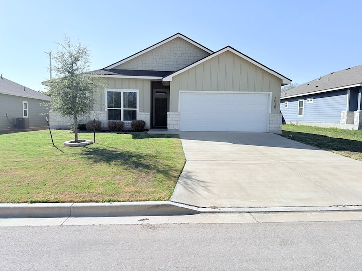 The Abstract Haven | 4br 2ba | Near Hospitals - Temple, TX