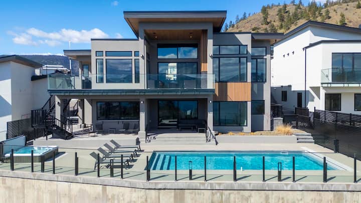 New Luxury Home With Pool & Amazing Views - Kelowna