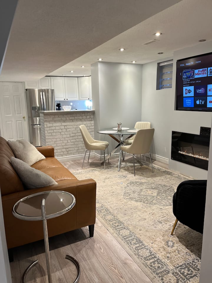 Modern 2br Walkout Apartment - Mississauga