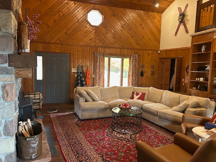 Bighorn Lodge - Spring Lake, WI