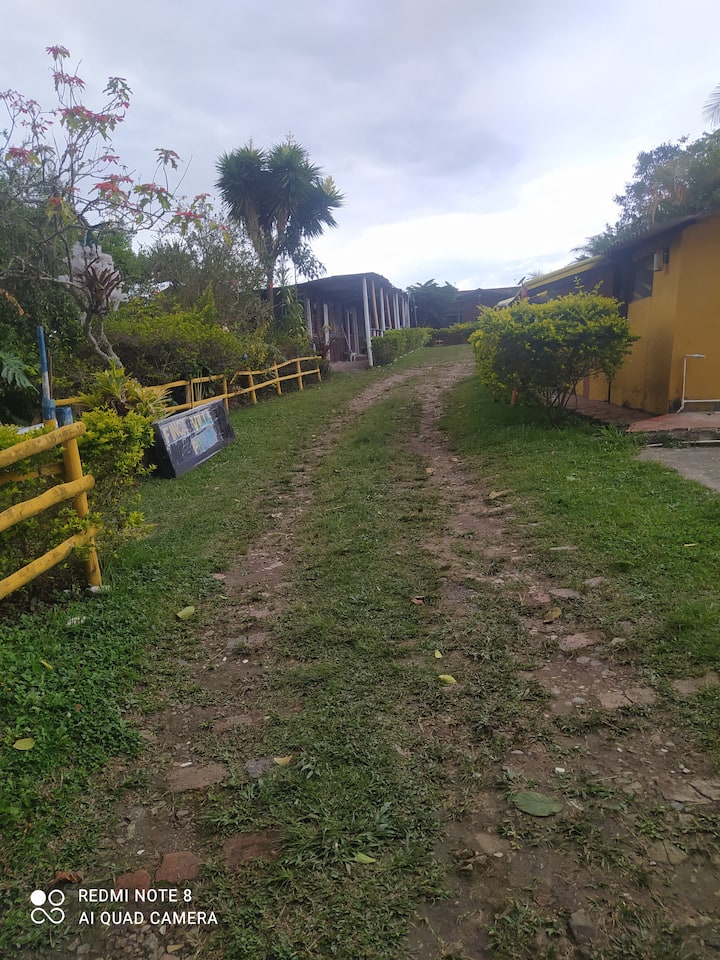 Ven Disfruta De La Naturaleza Relájate Y Descansa - Anolaima