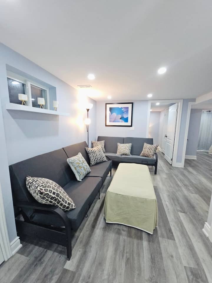Spacious 4br Suite | Free Wi-fi, Kitchen & Parking - Brampton