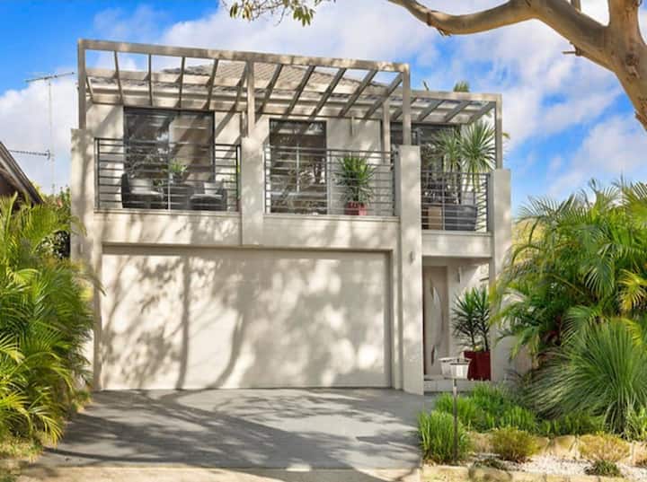 Coastal Family Retreat W/ Pool - Freshwater Beach - Manly