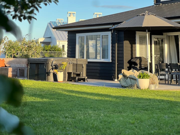 Coastal Retreat In Point Wells - Matakana