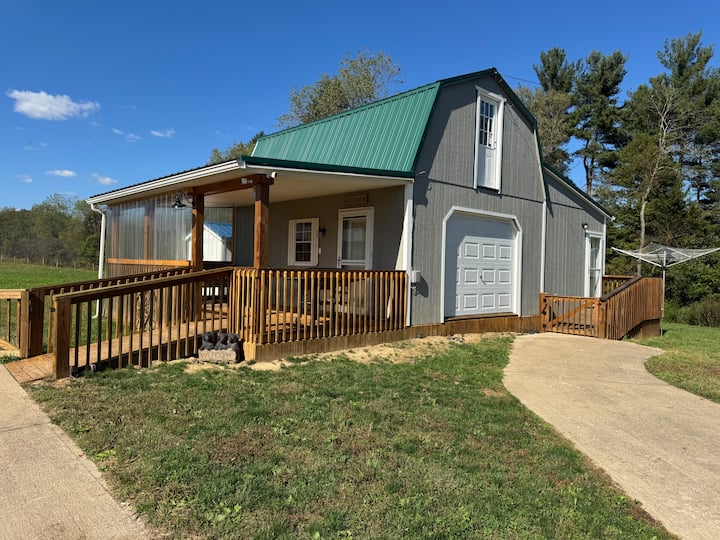 Pgc Farm Cabin - Grafton, WV