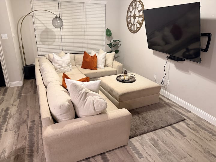 The River Walk Retreat • Cozy, Spacious & Modern - Grapevine, TX