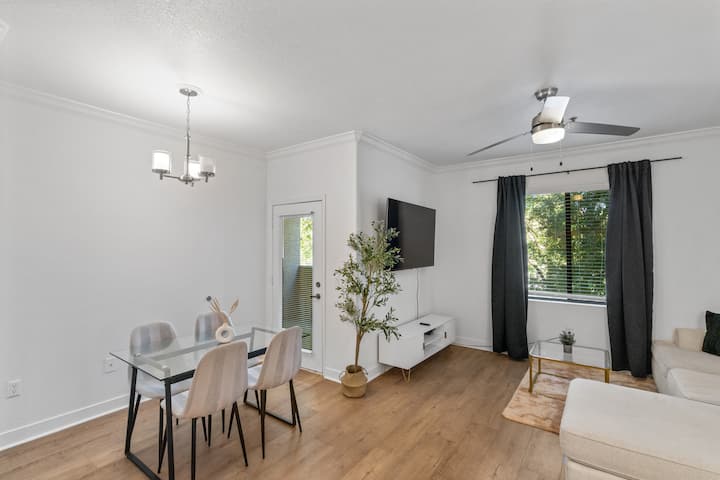 Spacious 3br/2ba Suite With Heated Pool And Gym - 템피