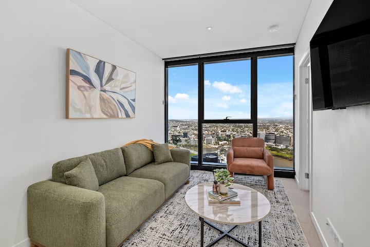 Sky Suite 2br W/ Stunning Views, Pool & Parking - 브리즈번