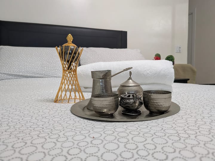 Sunset Suite Private Entrance Kitchen/bathroom. - Carson, CA