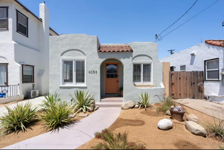 Minty Surf Bungalow W/ Tropical Backyard Paradise - San Diego, CA