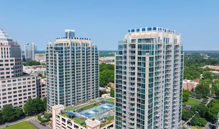 Luxury Uptown Charlotte Apartment W/ Skyline View - Charlotte, NC