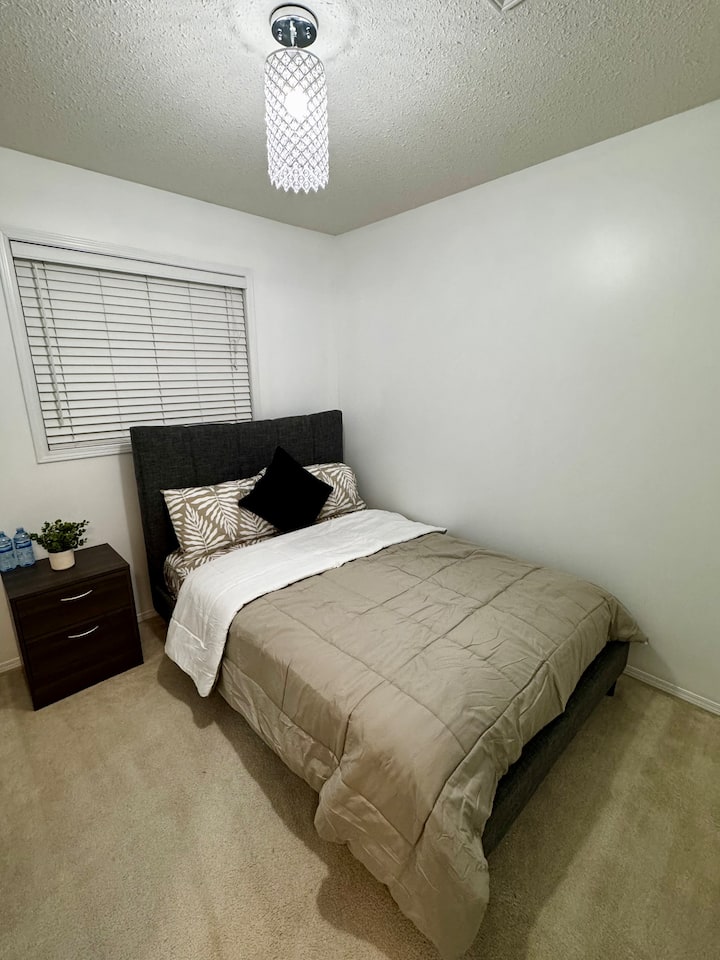Private Cozy Room - Grande Prairie