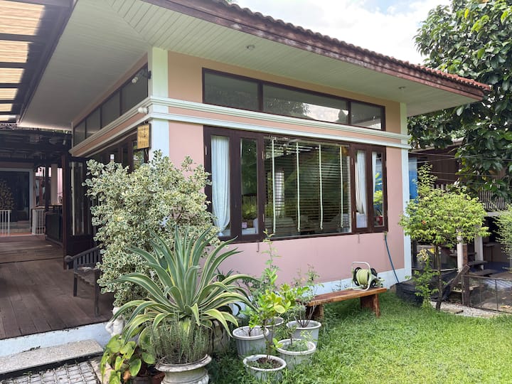 Peaceful Garden Retreat, Simple And Natural Stay. - Bangkok