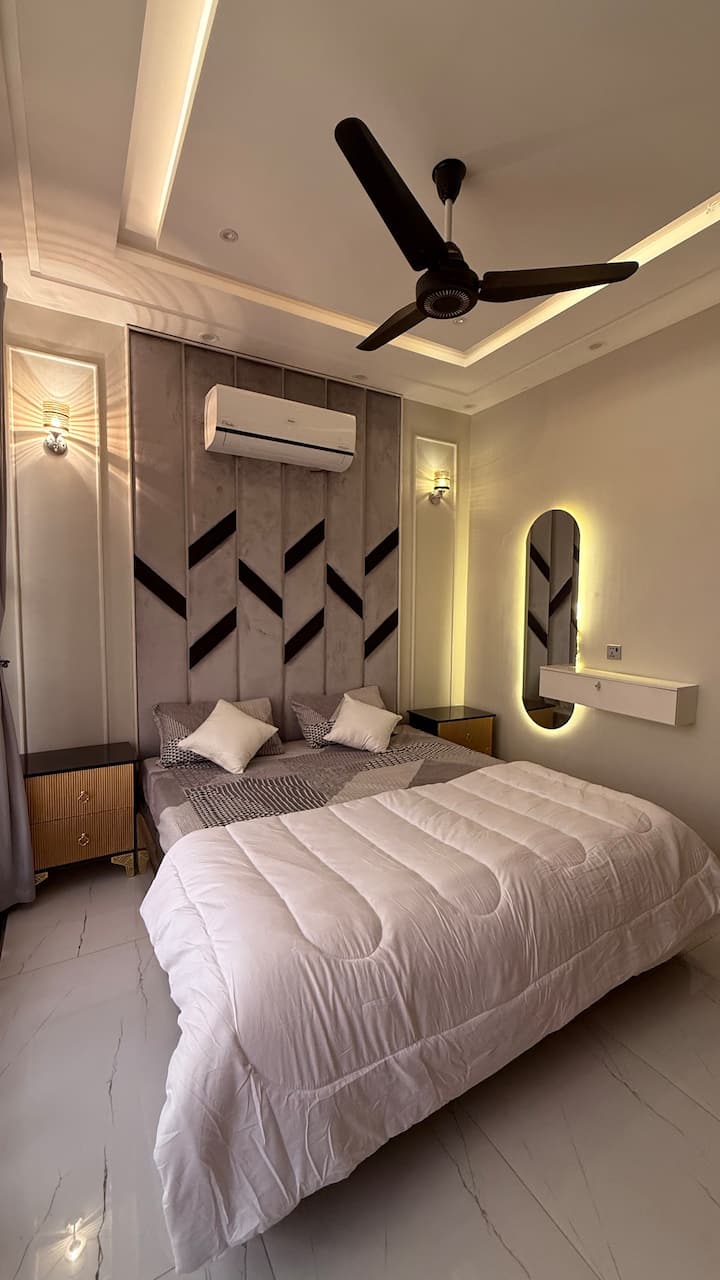 Stylish 2 Br 5 Min From Pine Avenue | In Dha 11 - Lahore