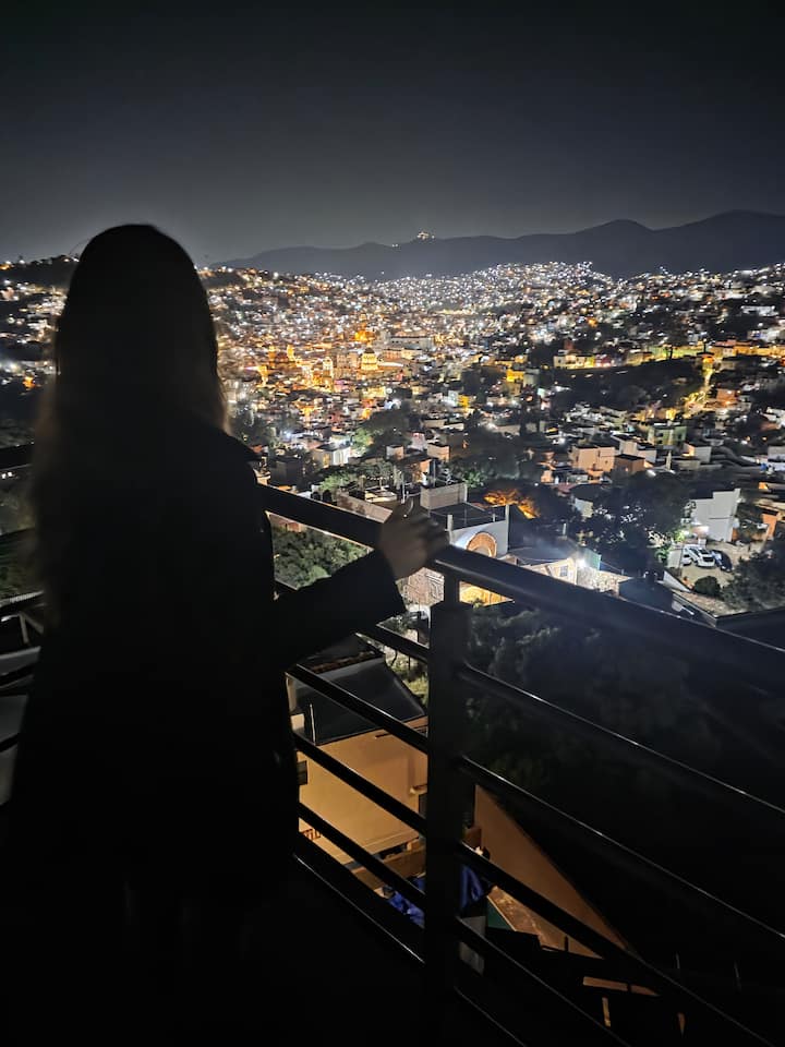 Departamento Con Vista Y Estacionamiento Techado - Guanajuato