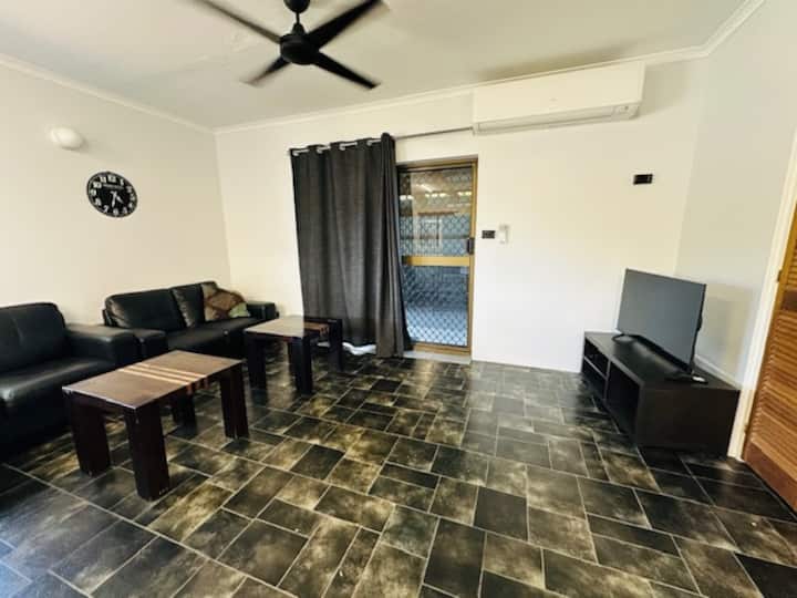 Self-contained Two-bedroom Apartment With Patio. - Cooktown
