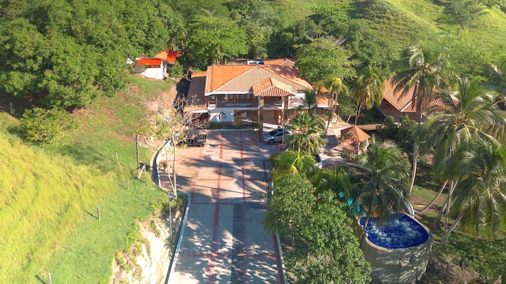 The Green Haven~jacuzzi •Nature • Private Paradise - Puerto Boyacá