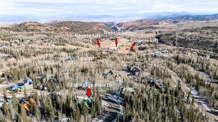 Ridge View Retreat / Ski, Jacuzzi And Views - Brian Head, UT