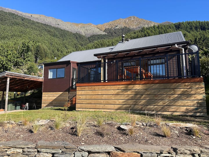 Great Value, Central And With Stunning Lake Views! - Queenstown