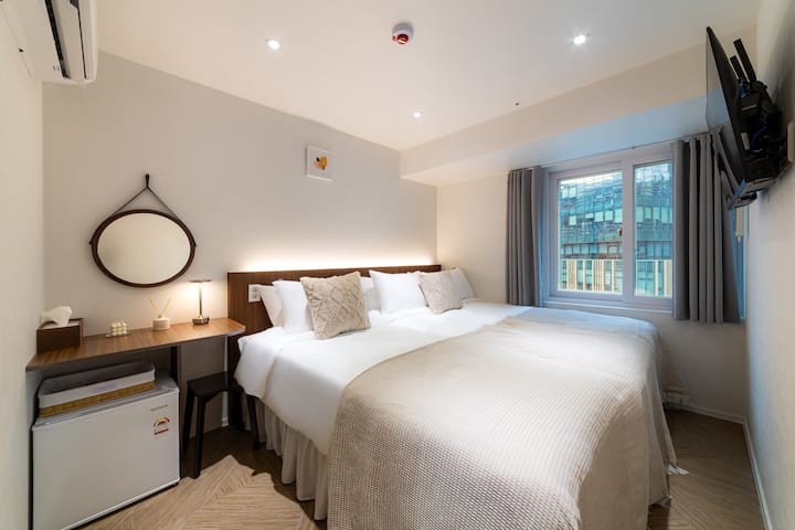 [New]헤이븐스테이종로/디럭스트윈룸/광화문,종각역도보5분/호텔침구/짐보관가능/경복궁인접 - Seoul