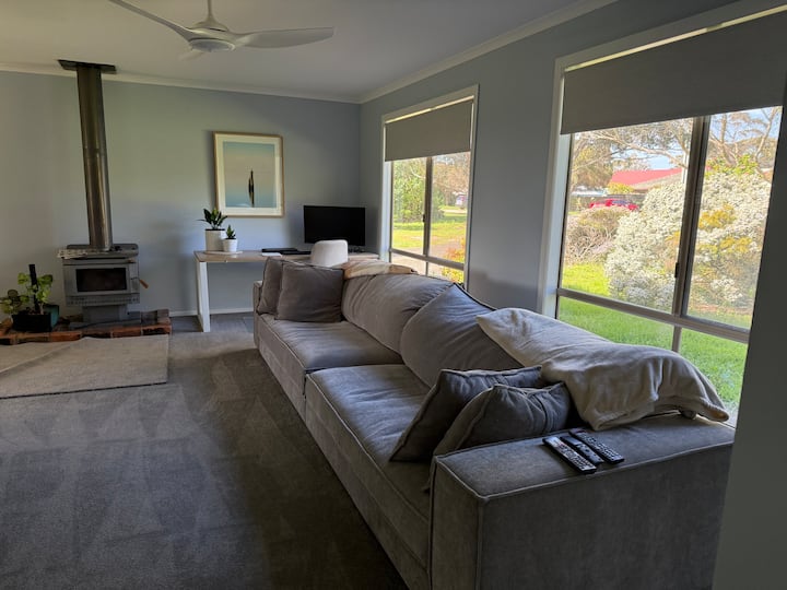 A Peaceful Woman’s Country Stay. - Foster