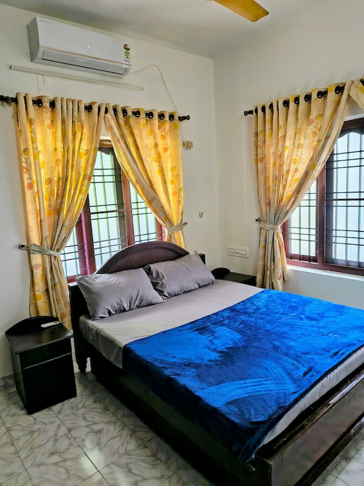 Budget Villa # 167, Near Lulu Mall, Metro& Highway - Kochi, India