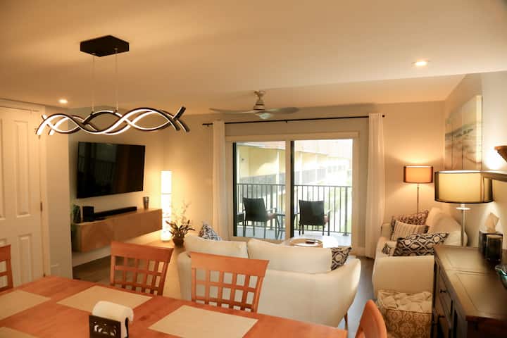 Beach Front Condo By The Pier In Cocoa Beach - Cocoa Beach, FL