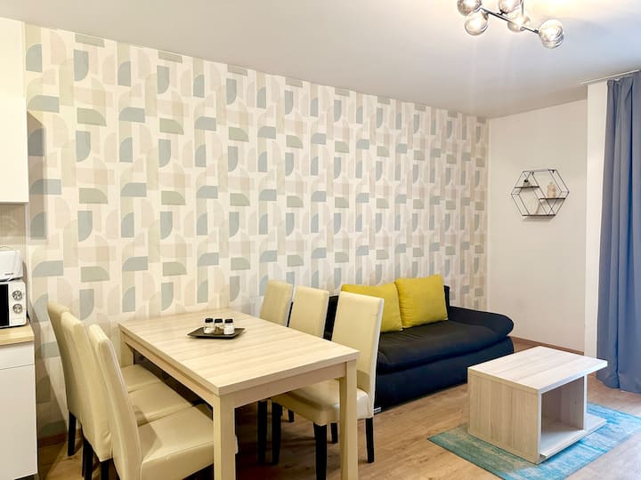 Premium 2 Bedroom Family Apartment - Free Parking - Budapest