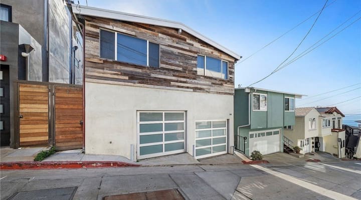 Surfers Dream: 1 Bedroom, 1 Bath, 1 Block To Beach - Manhattan Beach, CA