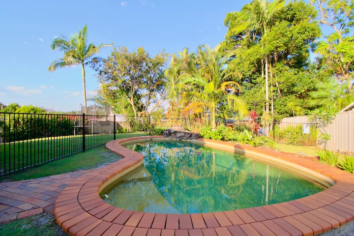 Holiday Hq | Central, Poolside Family Escape - Buderim