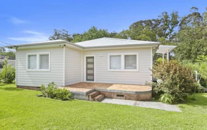Kozyguru | Erina | Sunny Coastal Escape + Parking - Terrigal