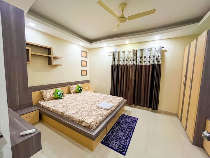 A Krishna Suits 3.o - Puri