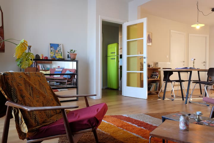 '50s Appartement Met Twee Slaapkamers - Amberes, Bélgica