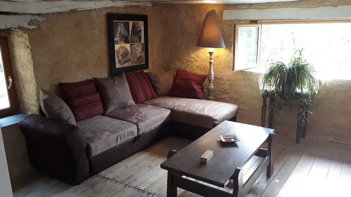 Le Gîte Du Vallon Terrasse. - Lac de Maury