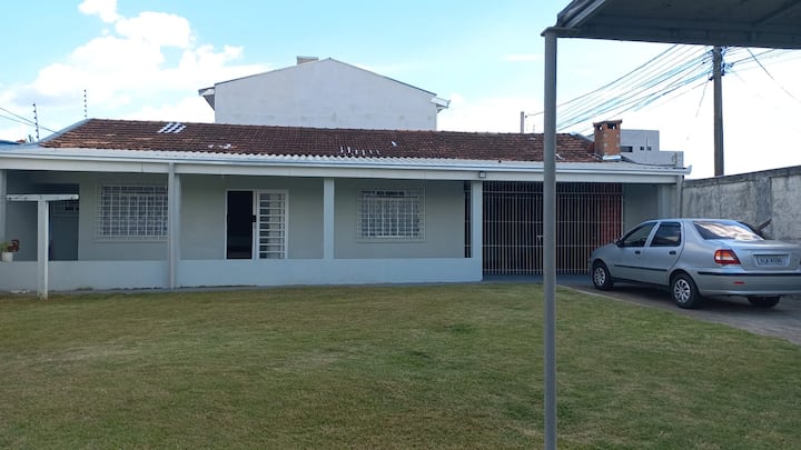 Spacious House For 9 People, Central Location - Araucária