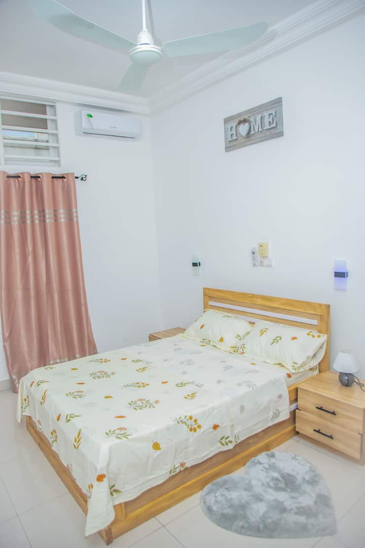 2nde Residence
Entree Personell T2 Fidjrosse Plage - Cotonou