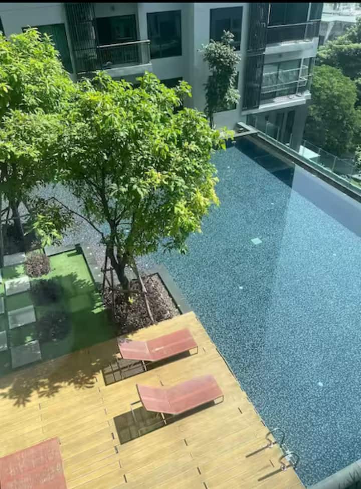 Thong Lor Bts市中心40平大一室豪华客房#楼顶泳池/健身房 - Bangkok